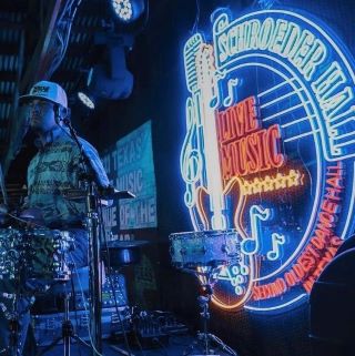 Custom Neon® Nightclub Signs, Pub & Bar Neon Lights